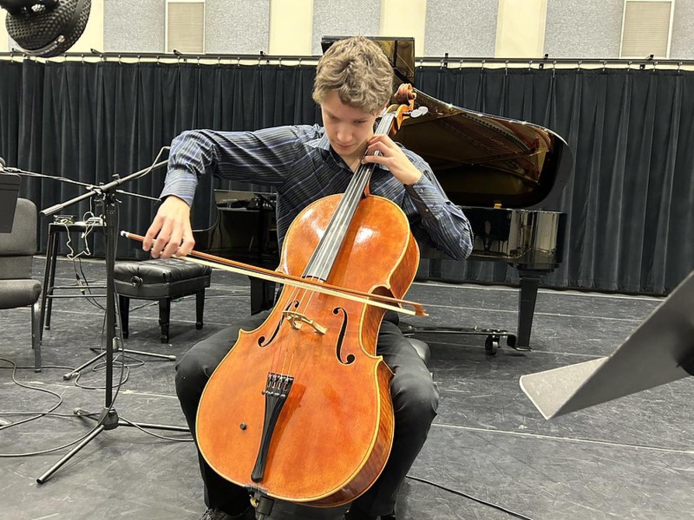 from-the-top_461_cello.jpg | WETA