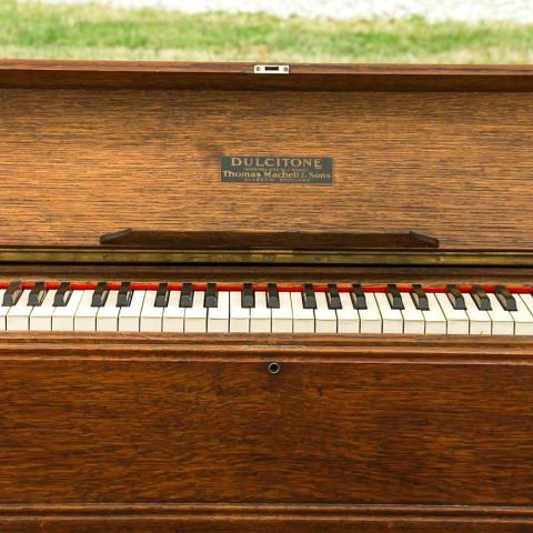 Appraisal: Thomas Machell & Sons Dulcitone, ca. 1900: asset-original | WETA